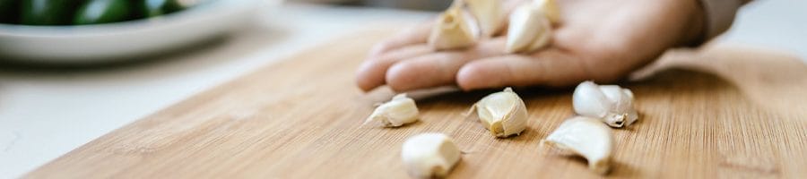 Does Garlic Increase Testosterone Levels? (Science-Based)